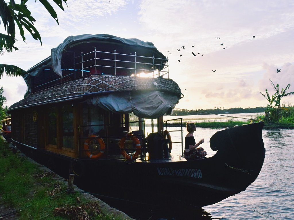 5 Hour Kerala Backwater Cruise in Houseboat - Sanchari Travels and ...