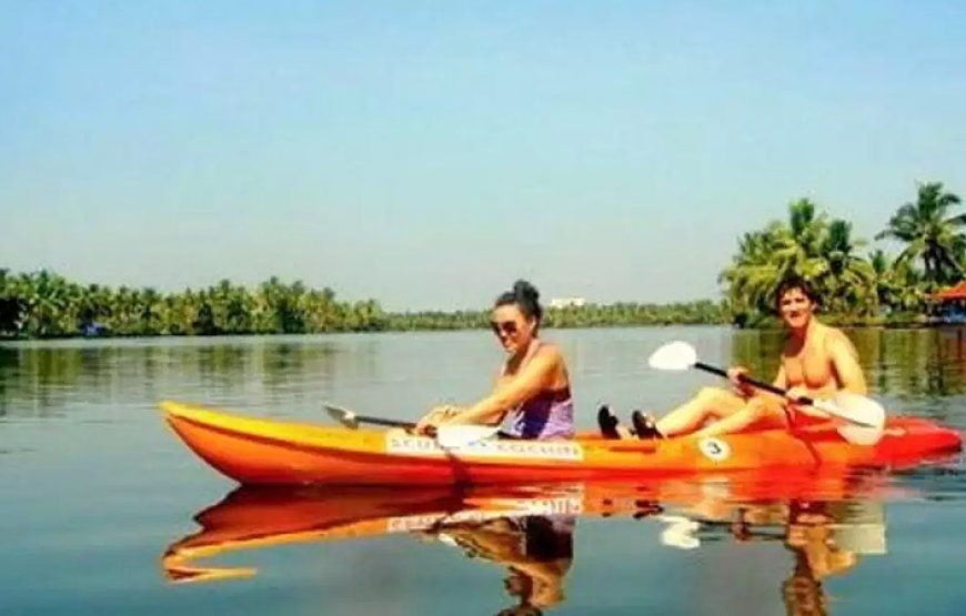 Exploring Alleppey backwaters by kayak ,Paddling on the lake with us