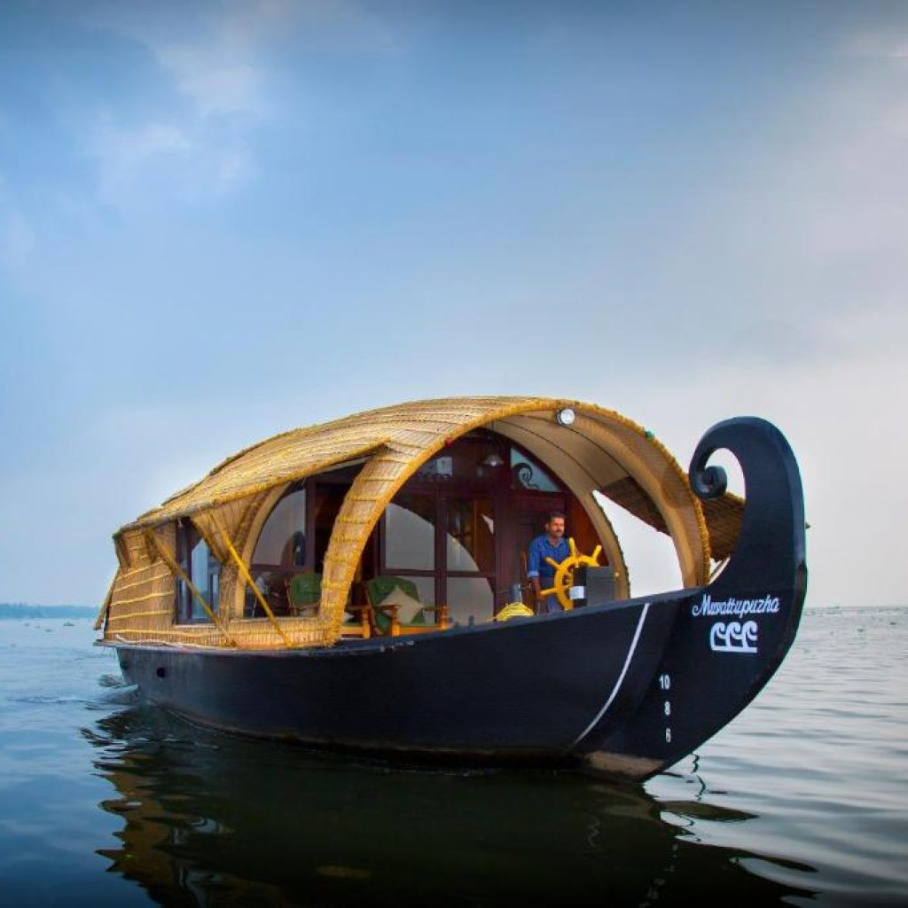 Top 5 Luxury Houseboat Cruises in Alleppey - Sanchari Travels and Actvities