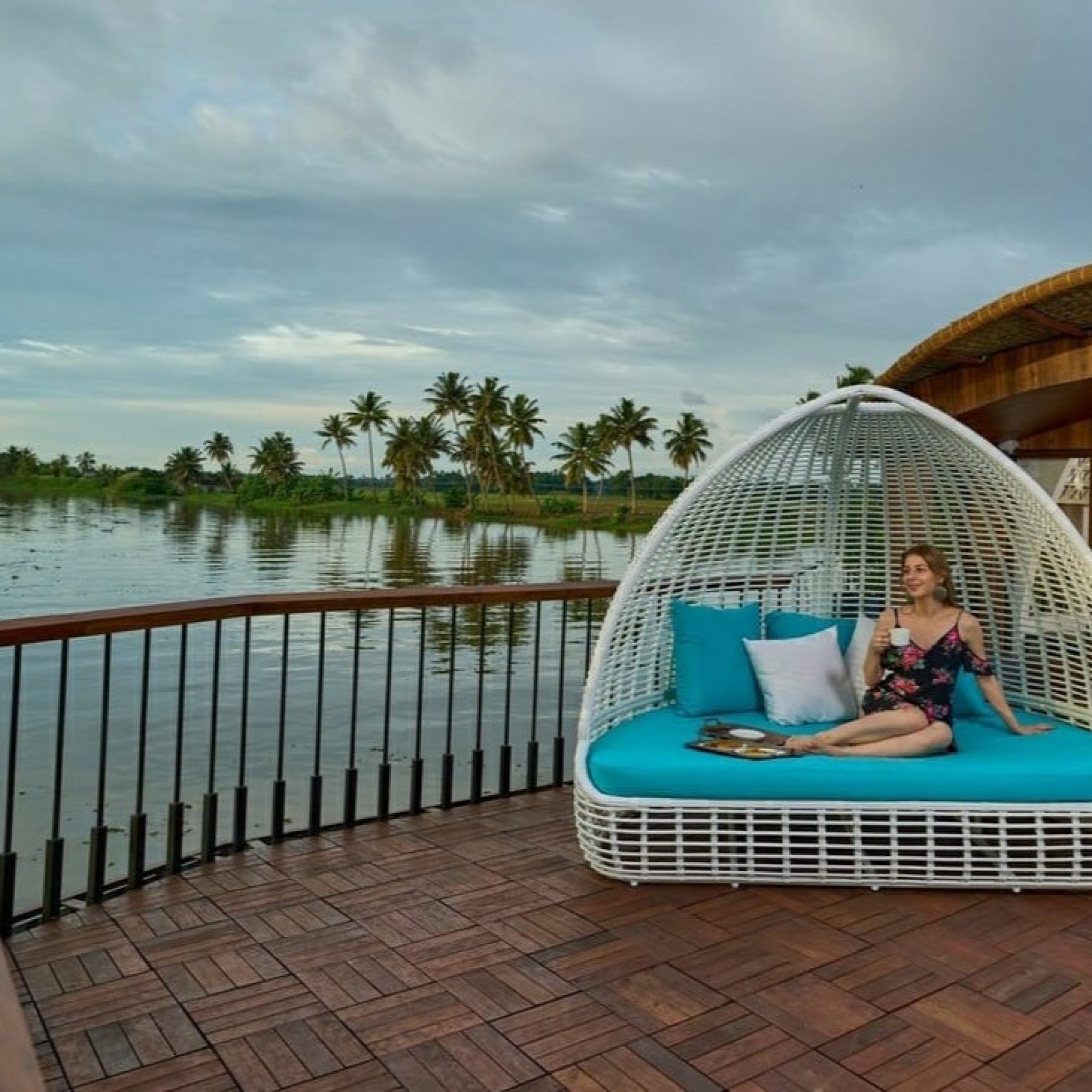 Backwaters, Kerala. The best things to do in Kerala Backwaters Sanchari Travels and Actvities