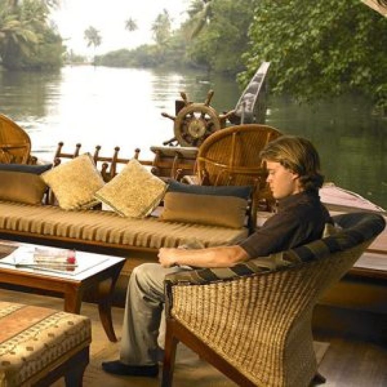 Alleppey Houseboats — Prices, Routes & Booking Guide 2026 | Sanchari.